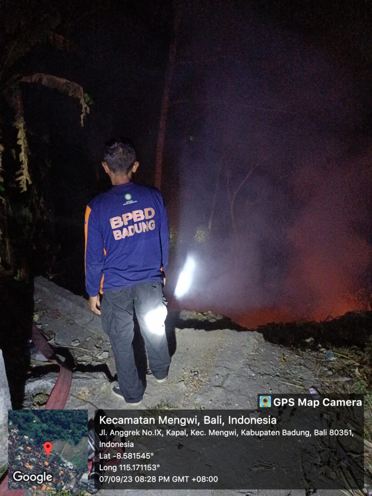 Kebakaran Sampah di Banjar Tegalsaat baleran, Kelurahan Kapal, Kecamatan Mengwi Tanggal 07 ...